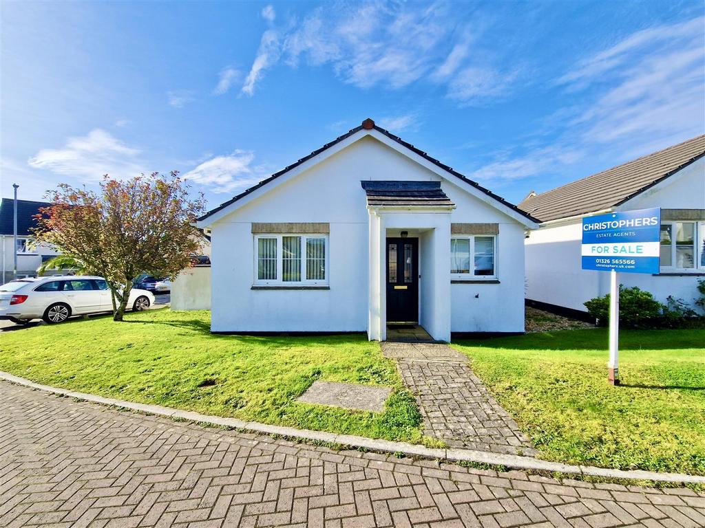 Bosnoweth, Helston TR13 2 bed detached bungalow - £269,950