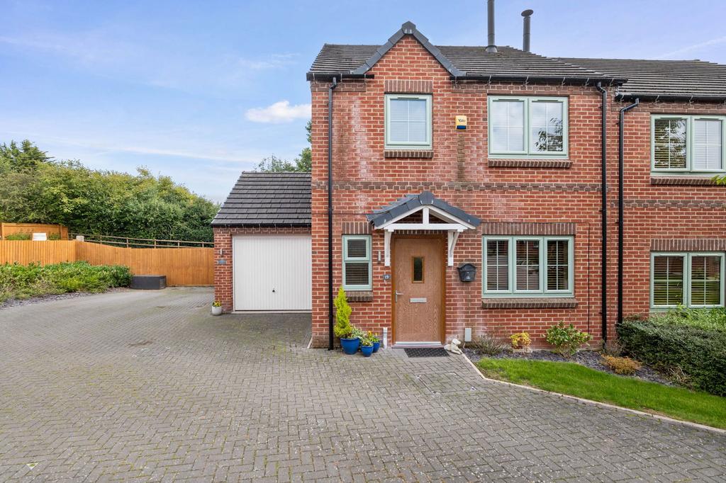 Ardley Meadows, Whitbourne... 3 bed semi-detached house - £325,000