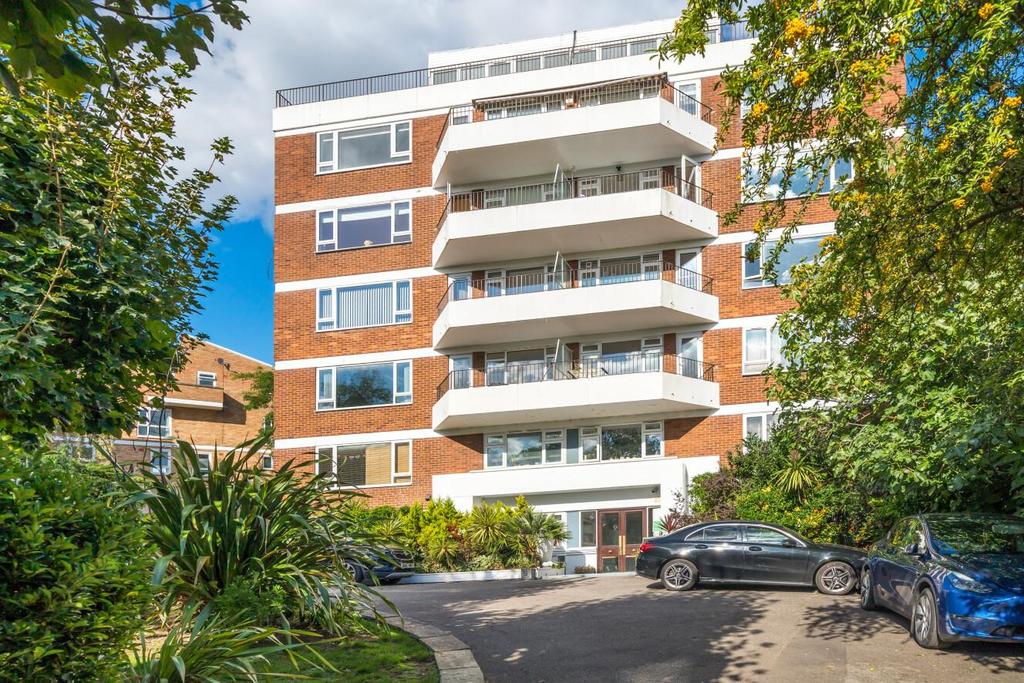 Victoria Drive, Southfields, London... 3 bed flat for sale - £675,000