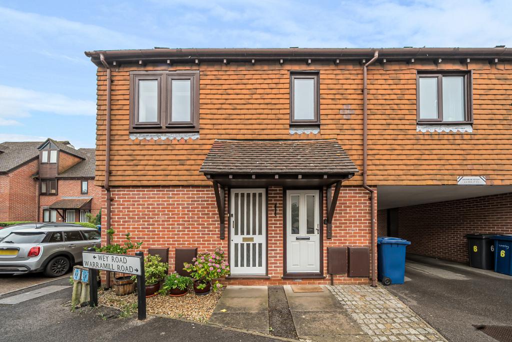 Warramill Road, Godalming, GU7 1 bed flat - £210,000