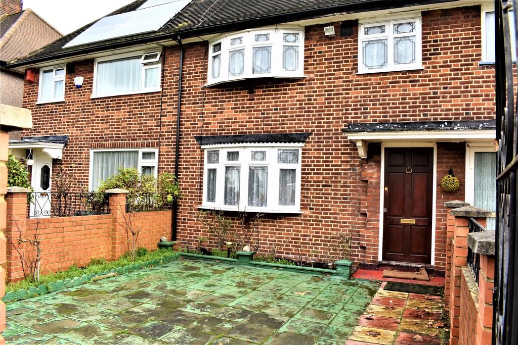 Pinner Road, Pinner 3 bed terraced house - £2,000 pcm (£462 pw)