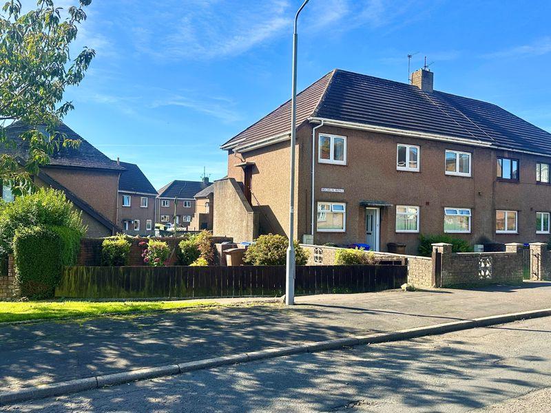 Mochrum Avenue, Maybole 3 bed flat - £60,000
