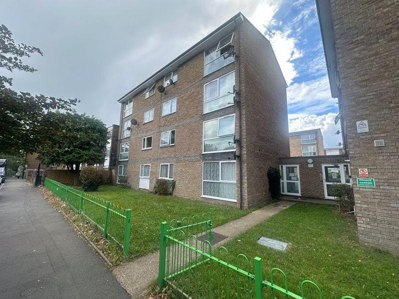 Dormers Wells Lane, Southall 2 bed flat for sale - £275,000