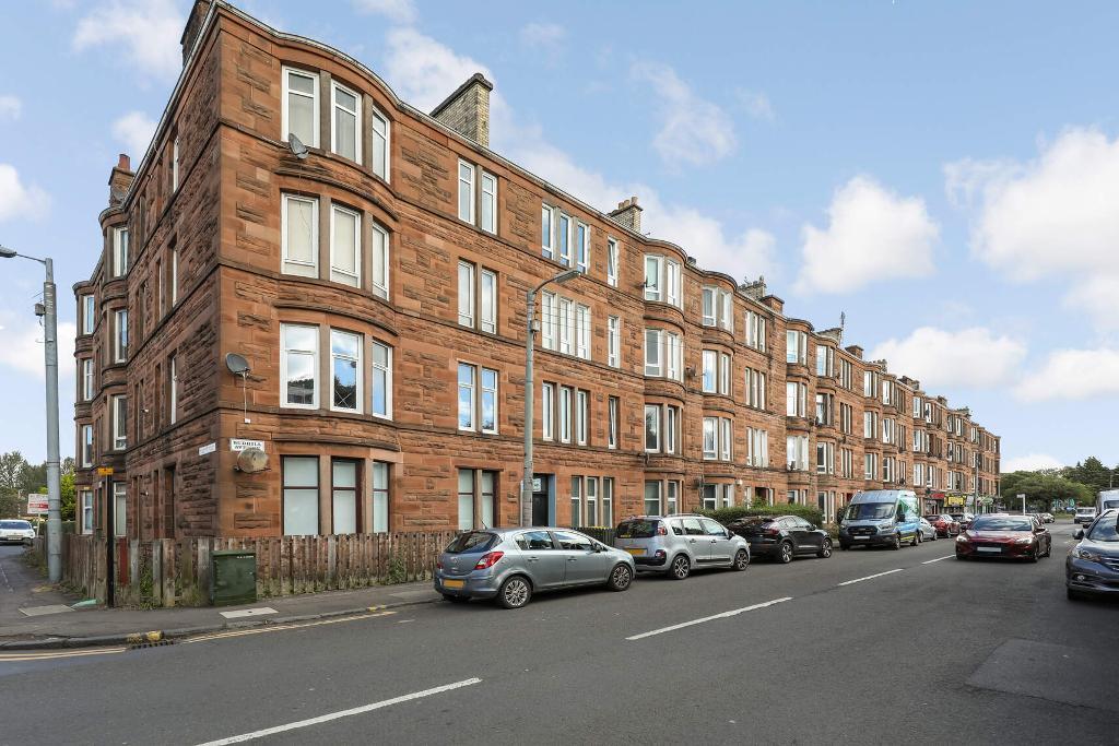 Budhill Avenue, Springboig, G32 0PN 2 bed flat - £79,950