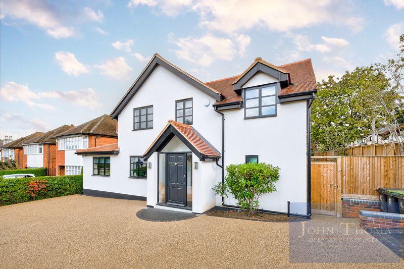 Fencepiece Road, Chigwell IG7 5 bed detached house - £1,495,000