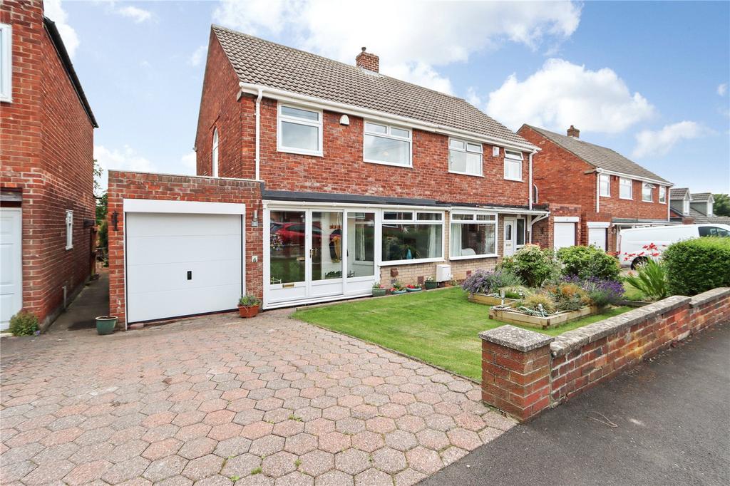 Hollinhill, Rowlands Gill NE39 3 bed semi-detached house - £975 pcm (£ ...