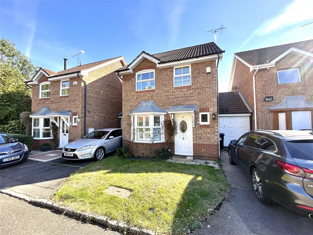 Constable Close, Woodley, Reading... 3 bed detached house - £1,900 pcm ...