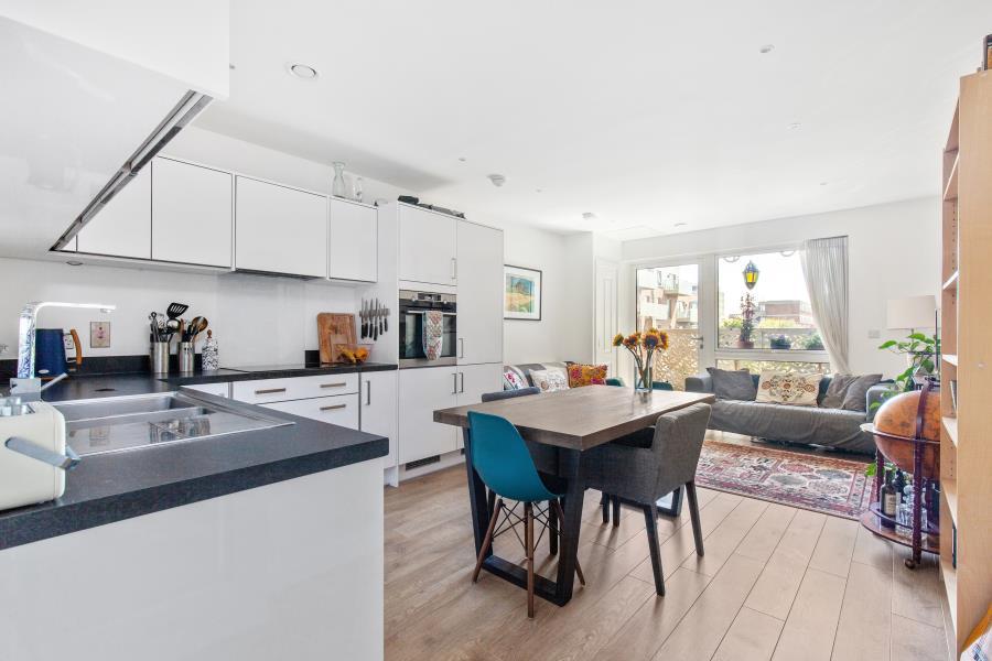 SCOTT COURT, SE5 1 bed flat - £1,647 pcm (£380 pw)