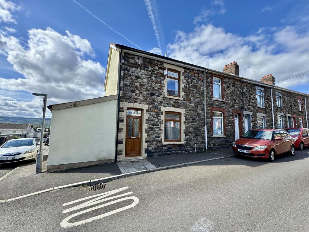 Merthyr Tydfil CF47 2 bed end of terrace house - £135,000