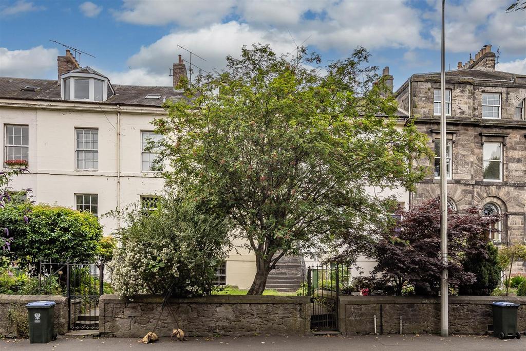 Marshall Place, Perth 2 bed flat for sale - £149,999