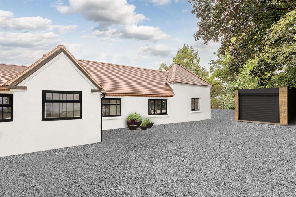 The Old School House, Chawn Hill... 4 bed detached bungalow - £499,999