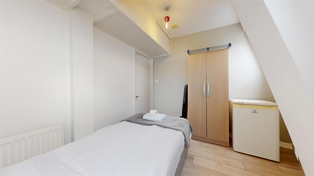 Harrow Road, Kensal Green NW10 1 bed property - £680 pcm (£157 pw)