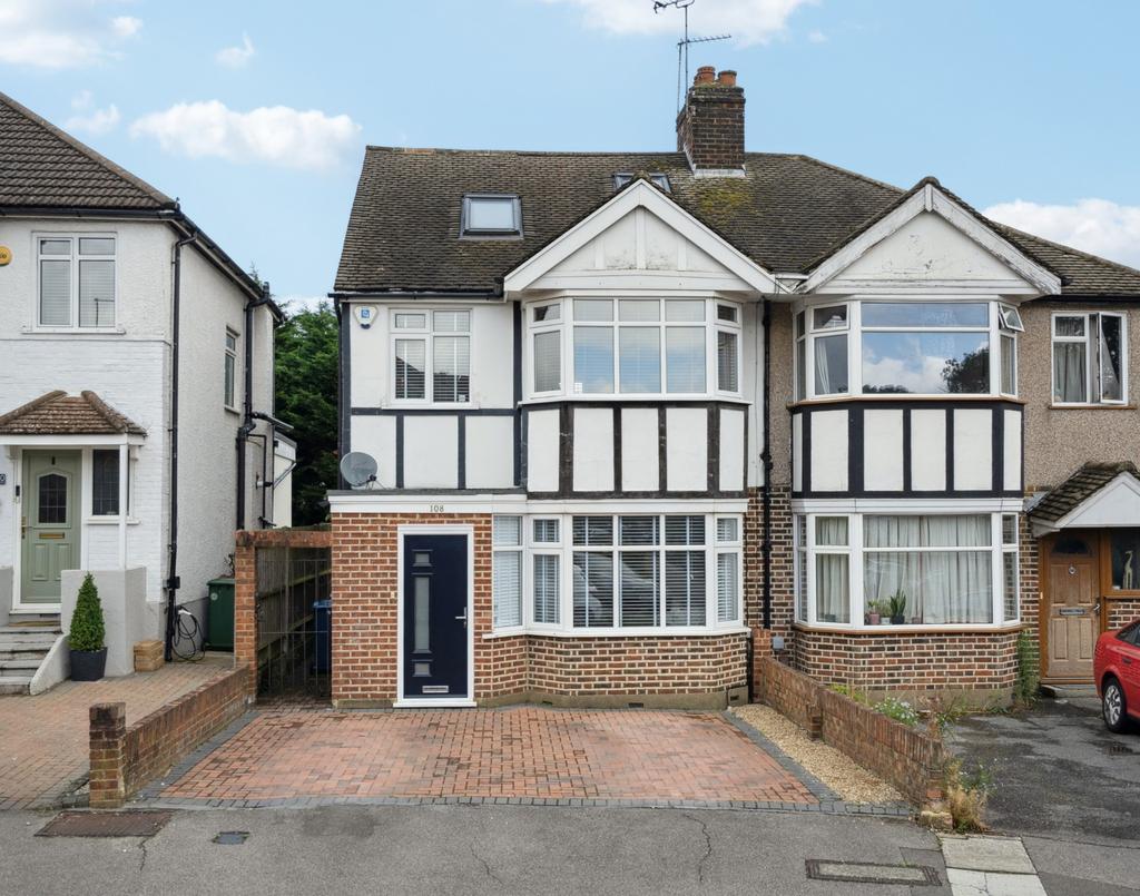 Durley Avenue, Pinner HA5 4 bed semi-detached house for sale - £710,000