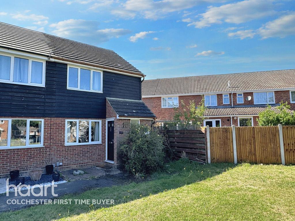 Orwell Close, Colchester 2 bed end of terrace house - £250,000