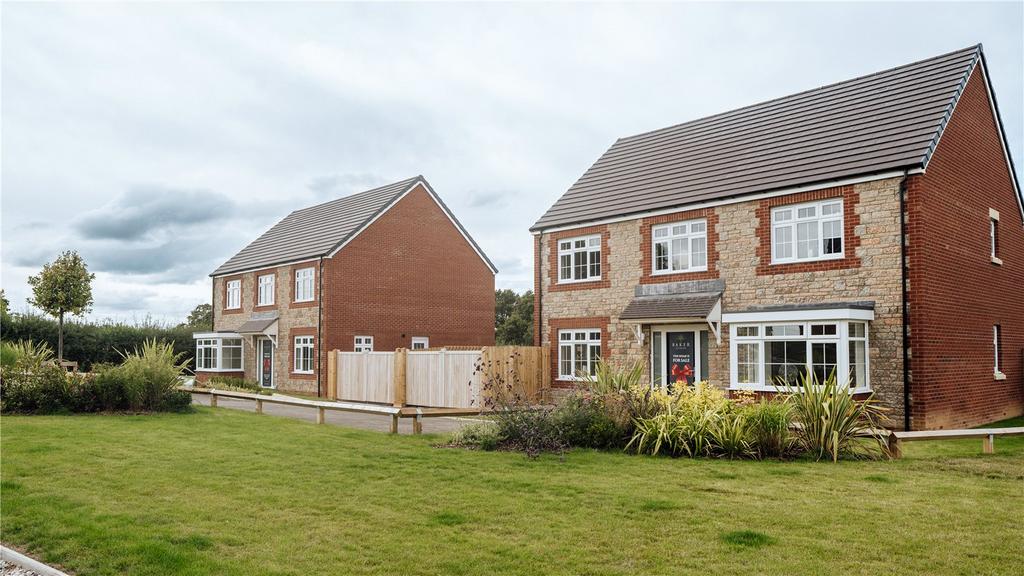 2 Glebe Court, Higher Ash Close... 4 bed detached house - £599,995