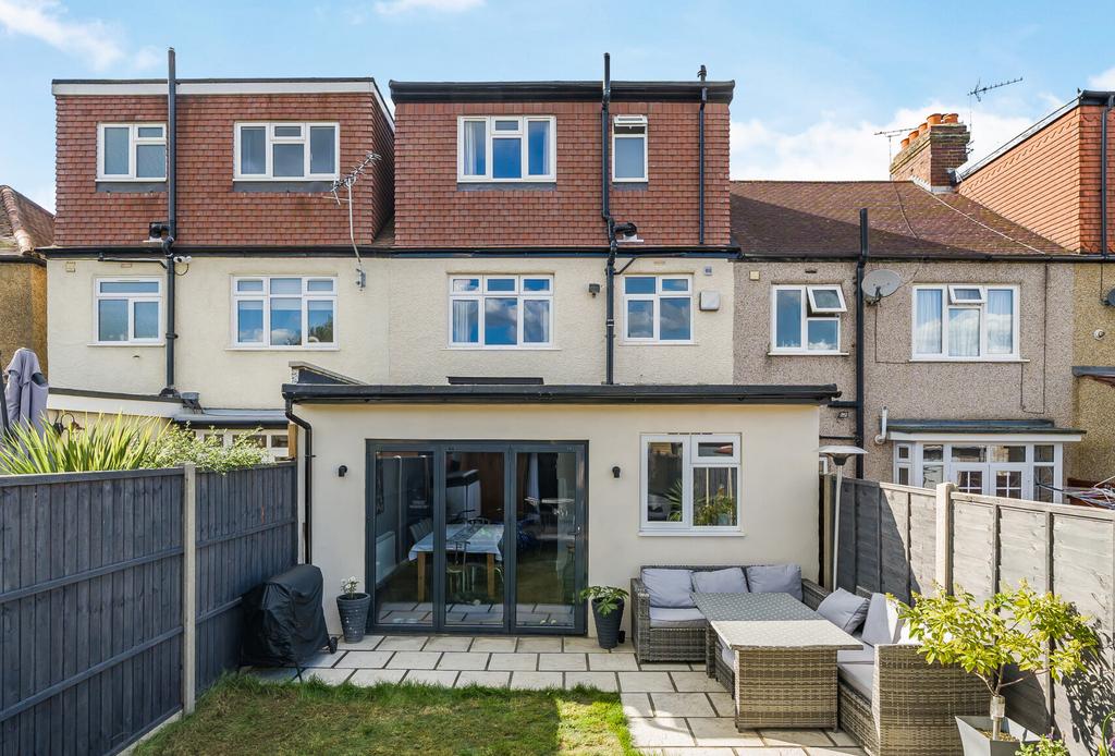 Matlock Crescent, Sutton SM3 5 bed terraced house - £650,000