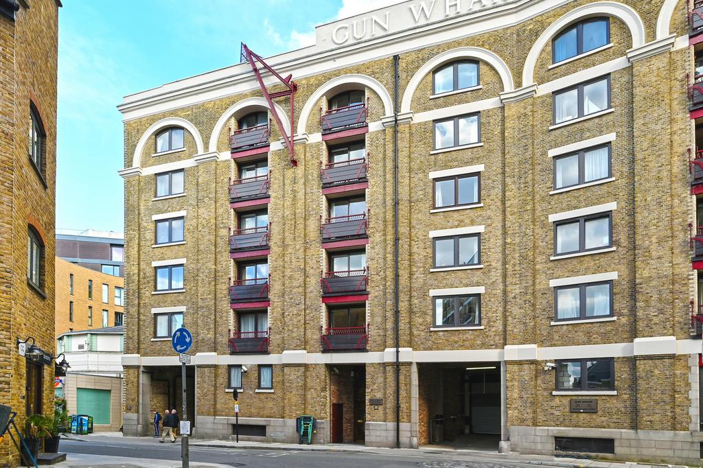 130 Wapping High Street, London E1W 2 bed flat - £700,000