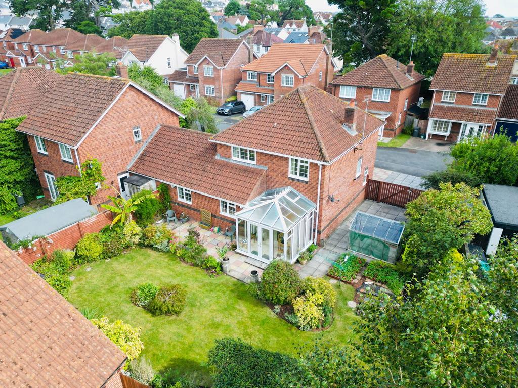 Washington Close, Paignton 5 bed link detached house - £399,950