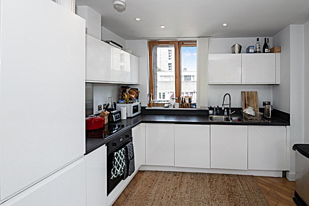at 8 Packenham House, 25 Lockton... 2 bed apartment - £147,500