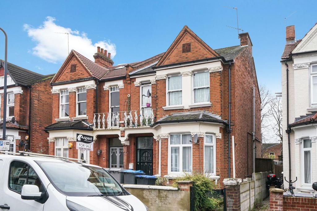 Cranhurst Road, Willesden Green, NW2 2 bed flat - £544,950