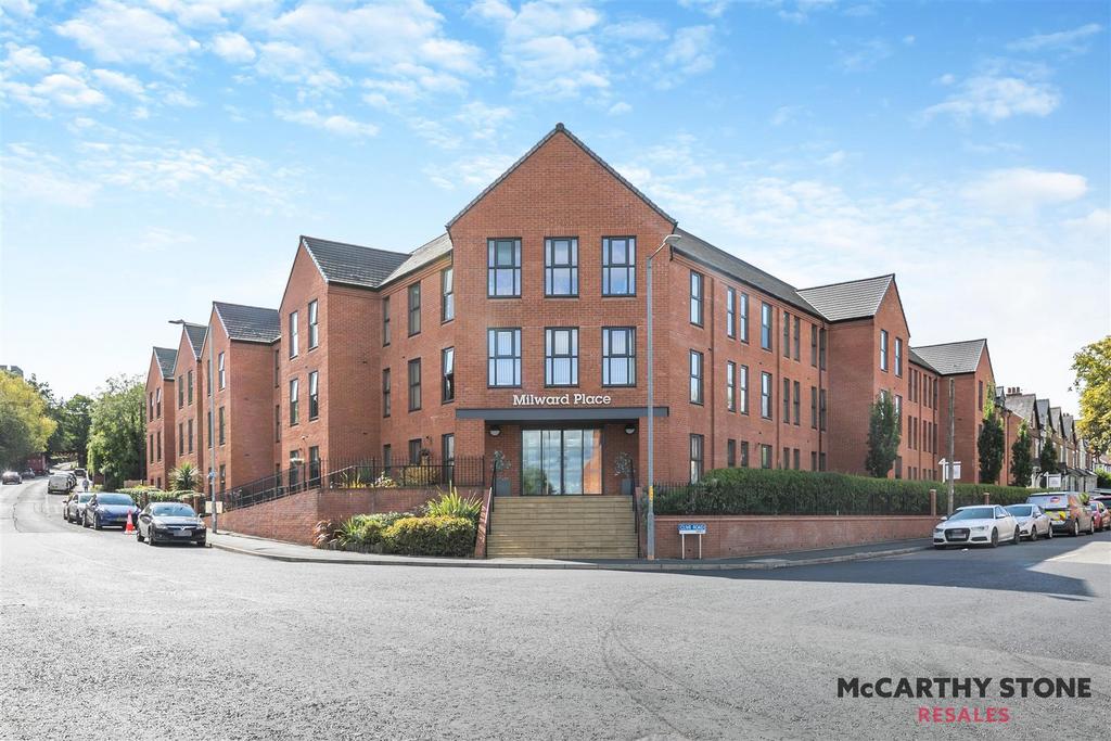 Clive Road, Redditch 2 bed apartment - £225,000