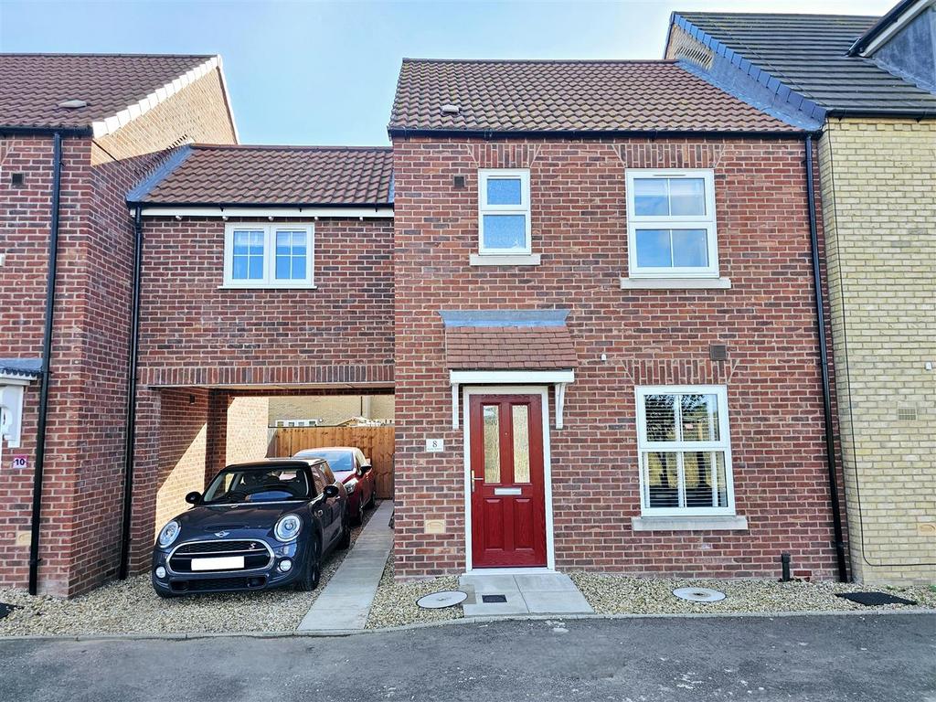 Keats Grove, Spalding 3 bed link detached house - £995 pcm (£230 pw)