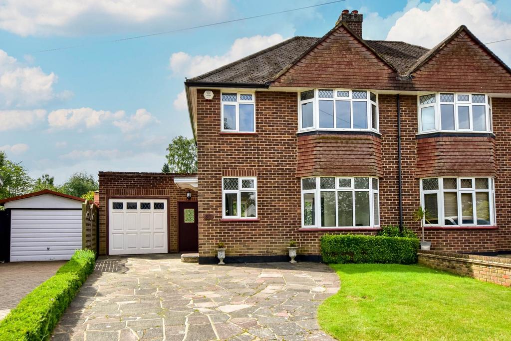 Oaklands Avenue, Oxhey Hall 3 bed semi-detached house - £735,000