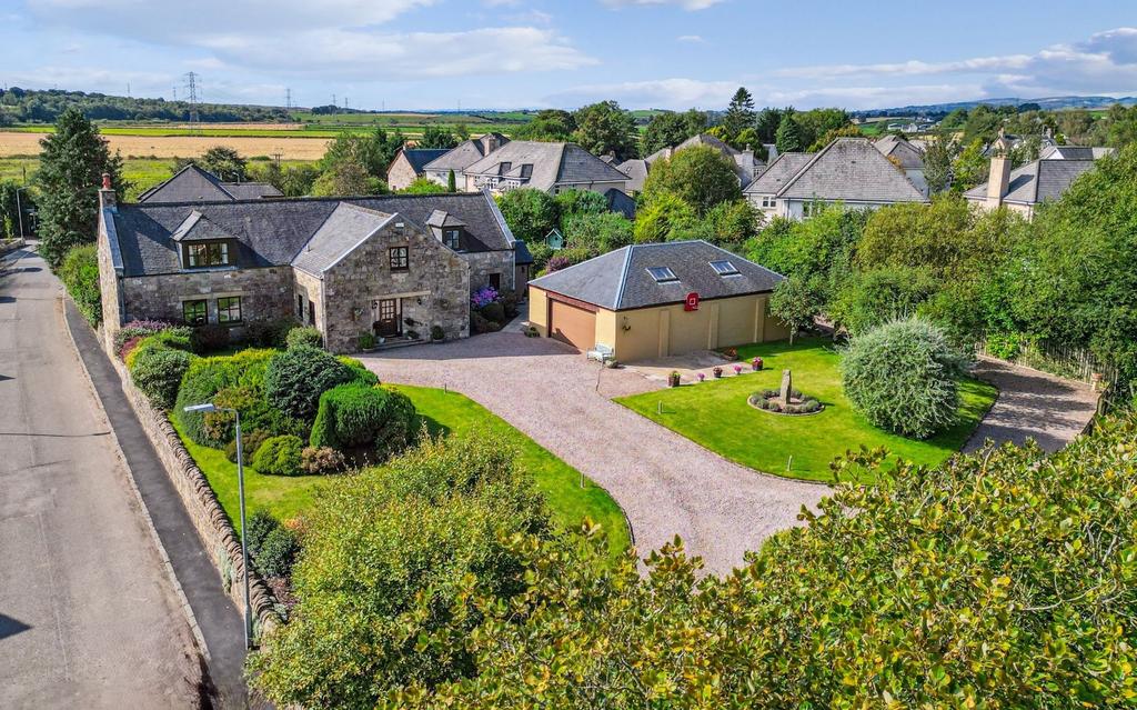 Balmore Road, Torrance, G64 5 bed detached house - £775,000
