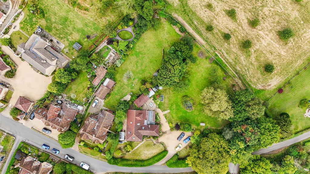 Bremhill, Calne 5 bed detached house for sale - £899,950