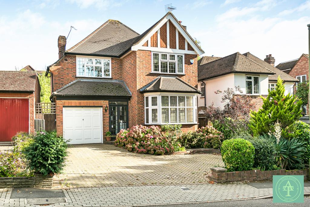 Monkfrith Way, London, N14 3 bed detached house - £1,000,000