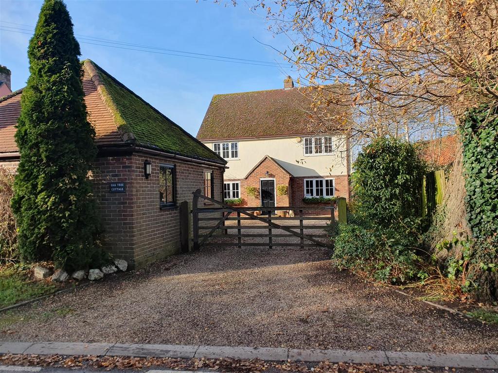 Cross End, Pebmarsh 3 bed detached house for sale - £650,000
