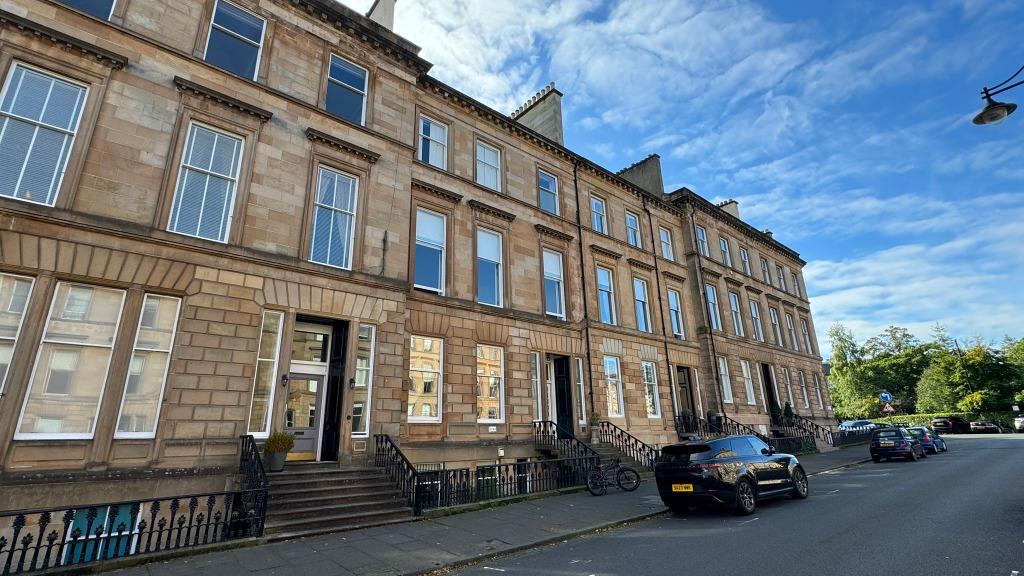 Park Circus Place, Glasgow G3 2 bed flat - £1,995 pcm (£460 pw)