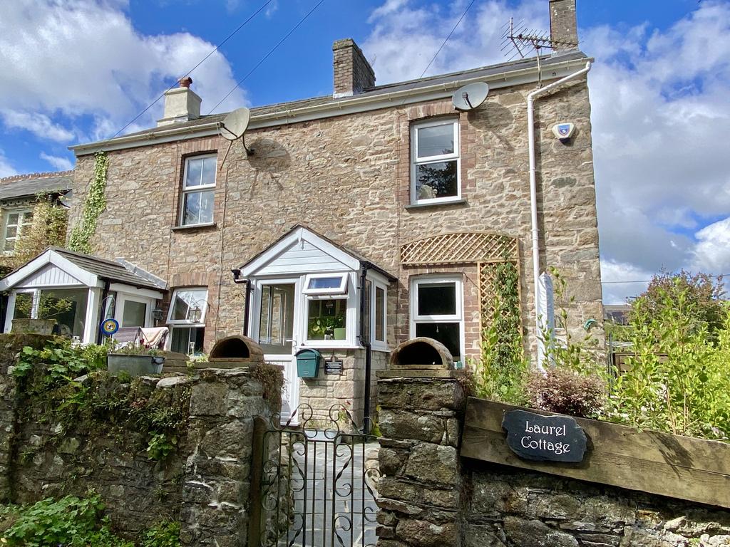 GUNNISLAKE PL18 2 bed cottage - £220,000