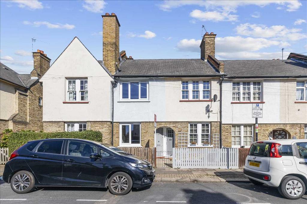 Cowick Road, Tooting 2 bed maisonette - £2,300 pcm (£531 pw)