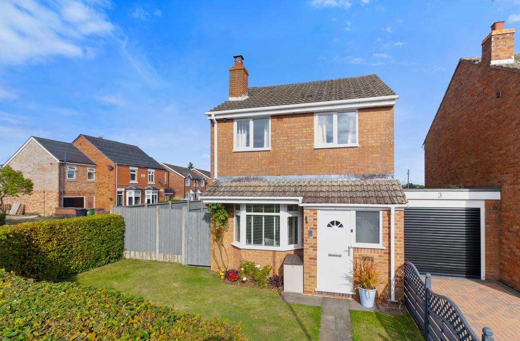 The Hidage, Worcester WR5 3 bed link detached house - £300,000