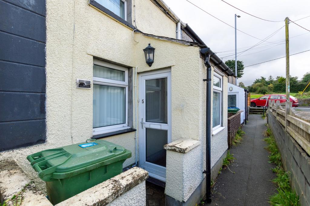 Llaingro Terrace, Llanrug, Gwynedd, LL55 2 bed terraced house - £115,000