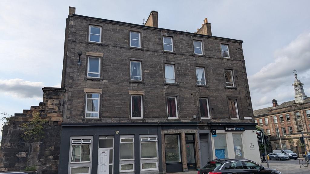 Easter Road, Leith, Edinburgh, EH6 3 bed flat - £1,895 pcm (£437 pw)