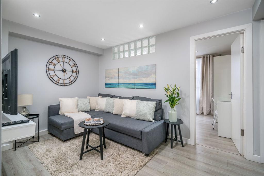 Park West, London W2 2 bed apartment - £2,700 pcm (£623 pw)