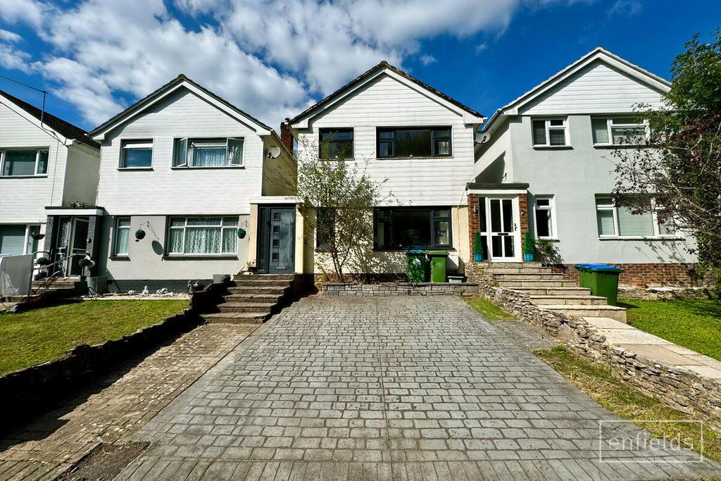 Southampton SO19 3 bed link detached house - £280,000