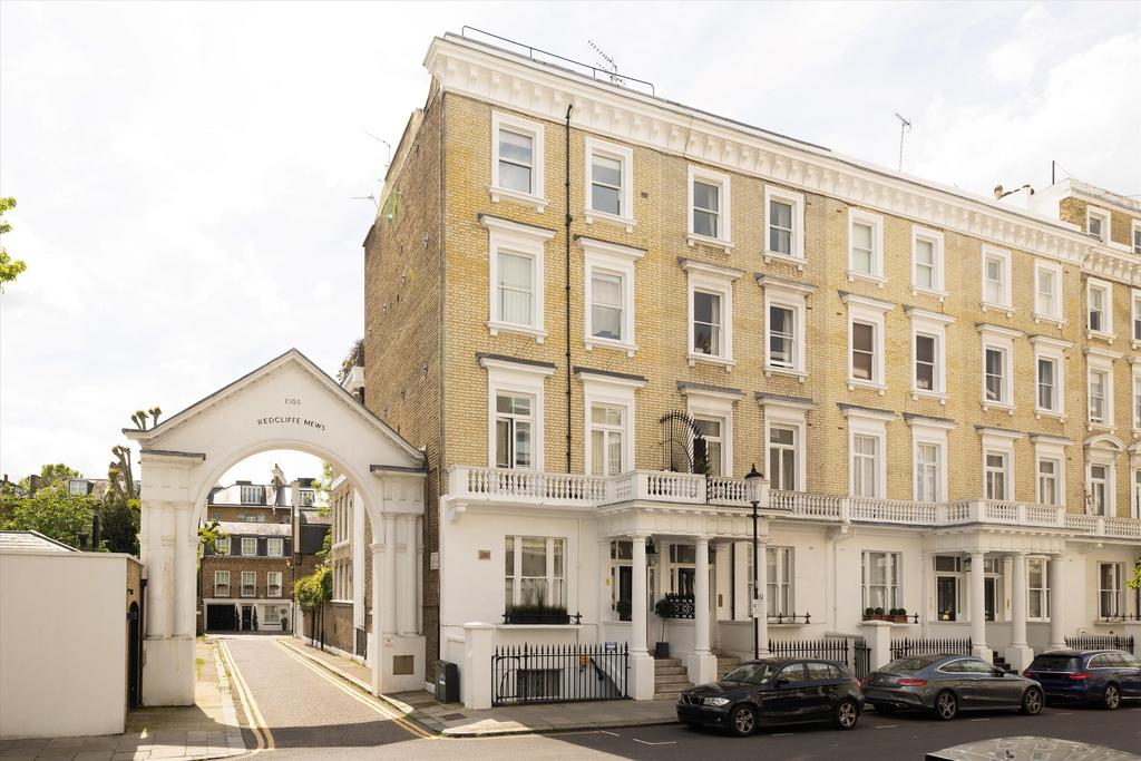 Harcourt Terrace, Chelsea, London, SW10 2 bed flat - £2,195,000