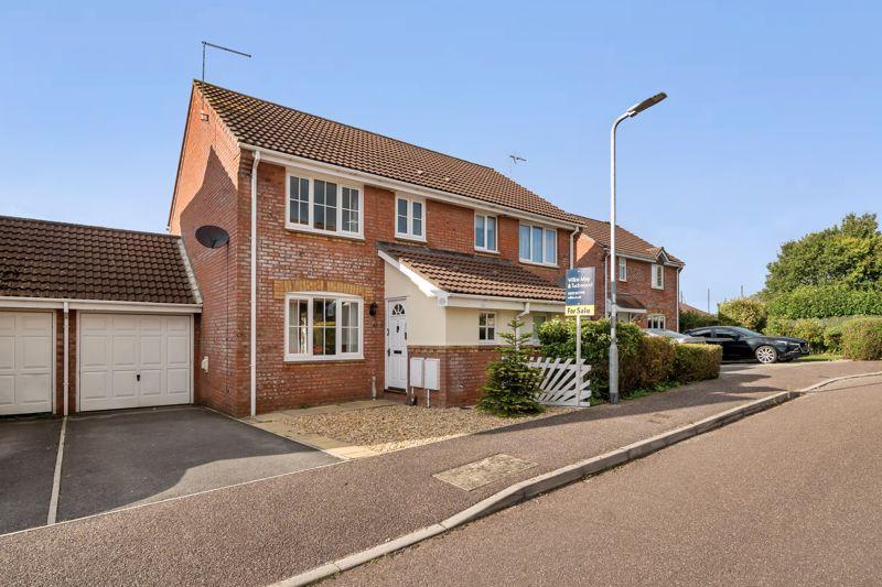 Dobree Park, Wellington TA21 3 bed semi-detached house - £245,000