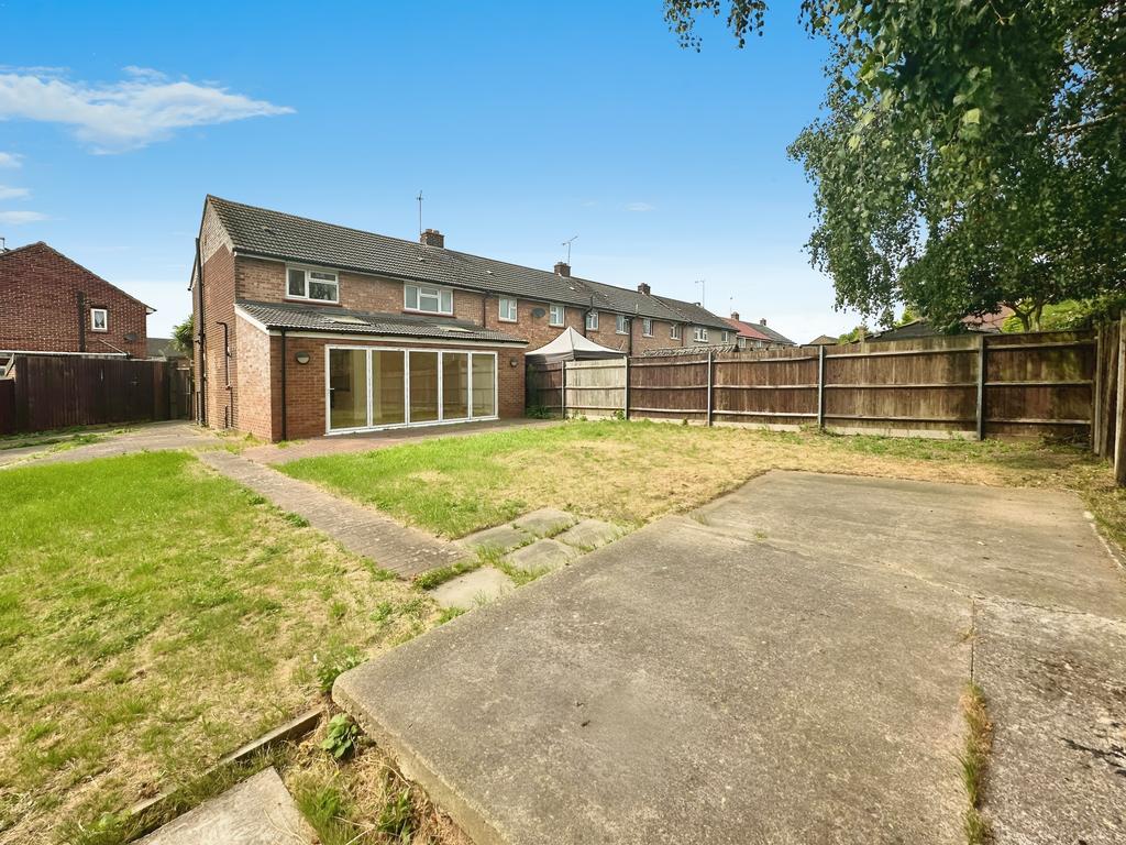 Beech Close 3 bed detached house - £2,400 pcm (£554 pw)