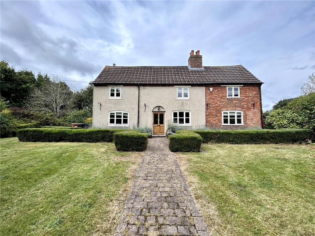 Main Street, Sutton Cheney, Nuneaton... 4 bed equestrian property - £ ...