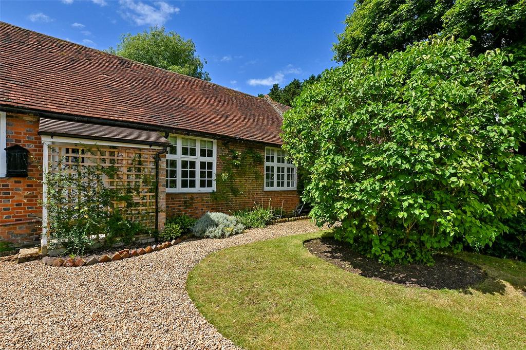 Pamber End, Tadley, Hampshire, RG26 1 bed apartment - £1,250 pcm (£288 pw)