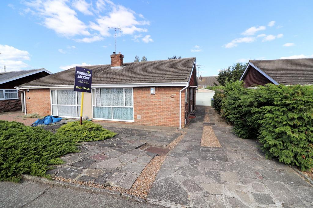 Christchurch Avenue, Erith, Kent, DA8 2 bed bungalow for sale - £355,000