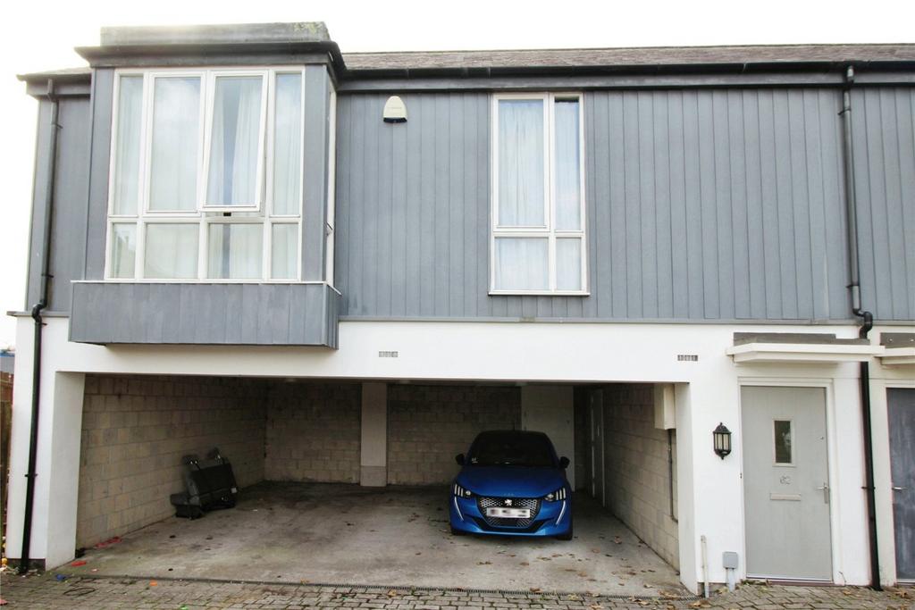 Dolcoath Avenue, Cornwall TR14 1 bed semi-detached house - £140,000