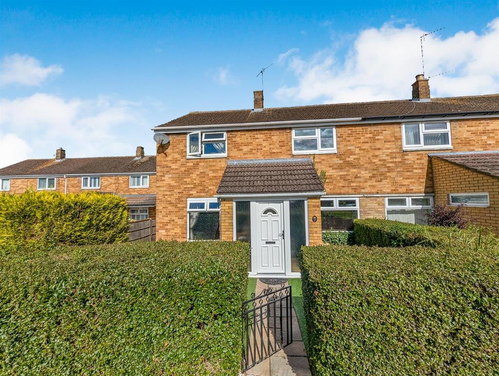 Cambridge Avenue, Corby NN17 3 bed semi-detached house - £225,000