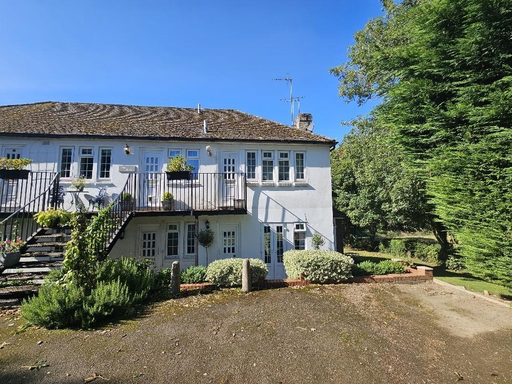 Overthorpe 1 bed flat to rent - £995 pcm (£230 pw)