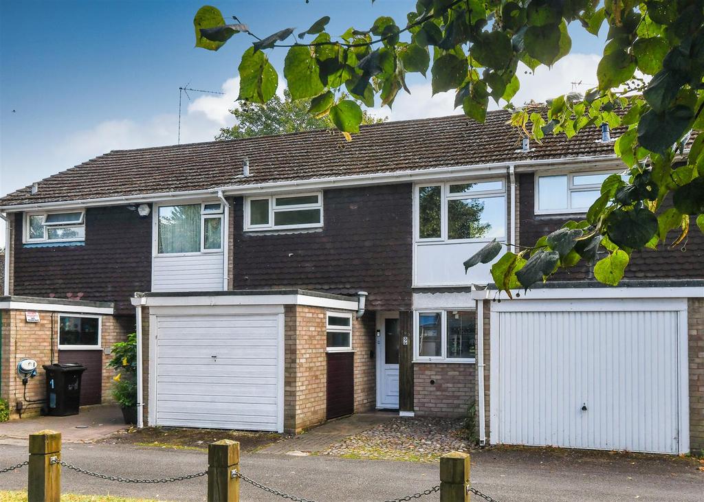 2 Wolverley Court, High Street... 3 bed terraced house - £235,000