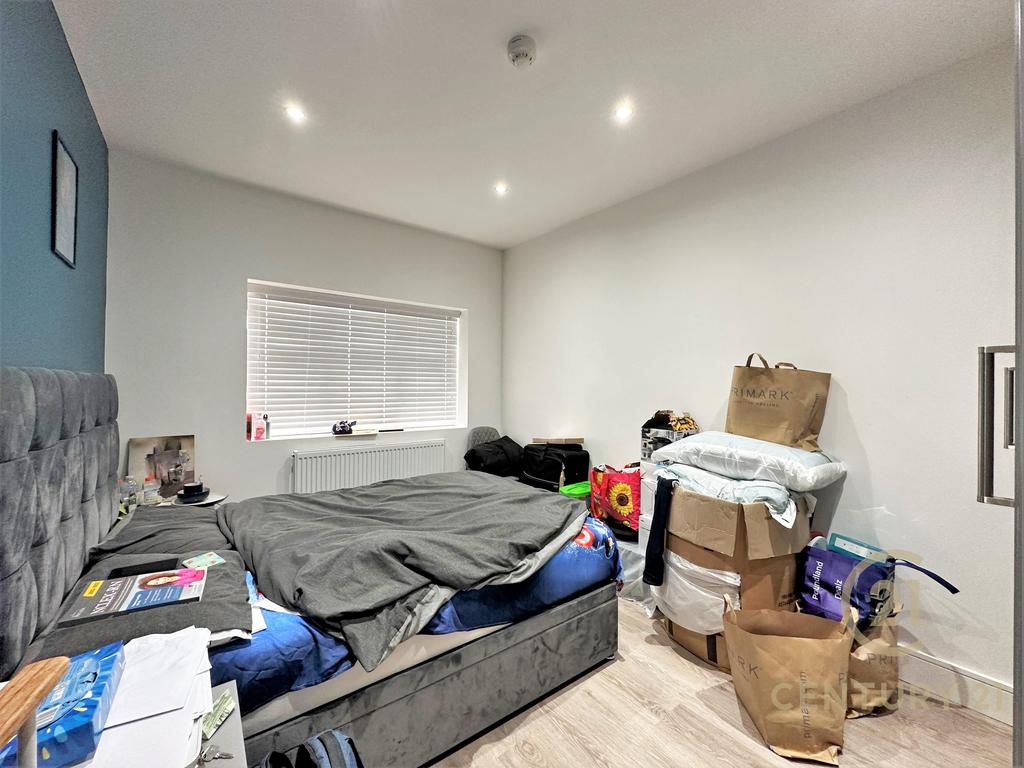 Villiers Avenue, SURBITON KT5 1 bed in a house share - £1,150 pcm (£265 pw)